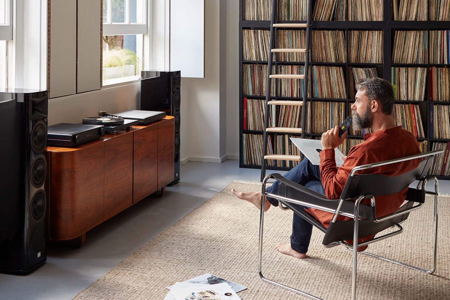 Arcam SA35 | All-in-One Streaming Amplifier | Smart Home Sounds