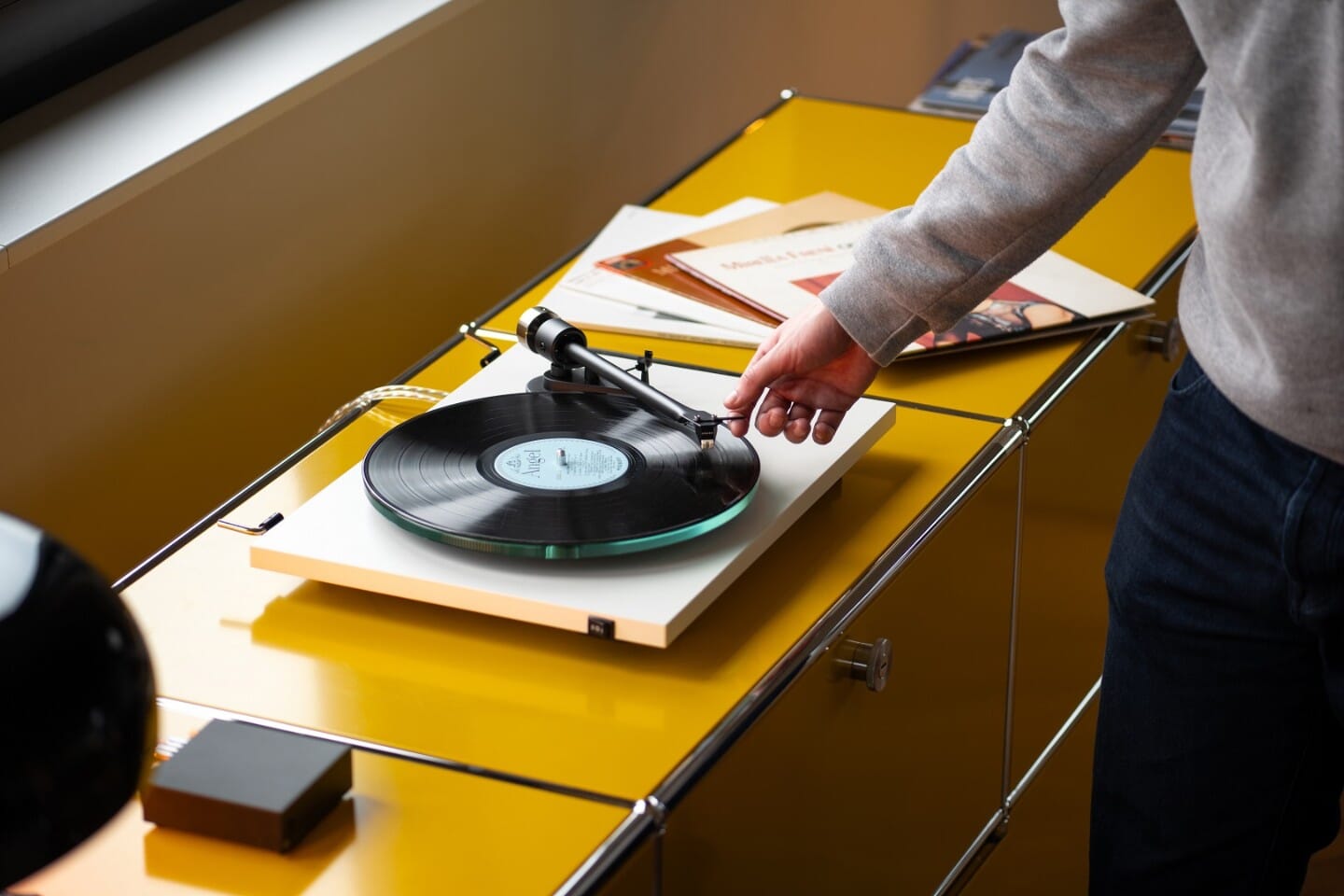 Pro-Ject T2 Turntable | Smart Home Sounds