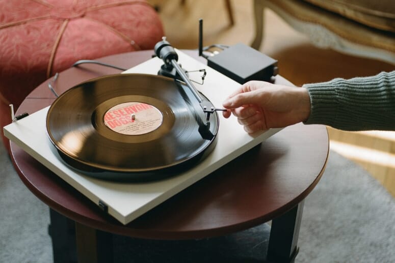 Pro-Ject E1 Turntable | Plug & Play | Smart Home Sounds